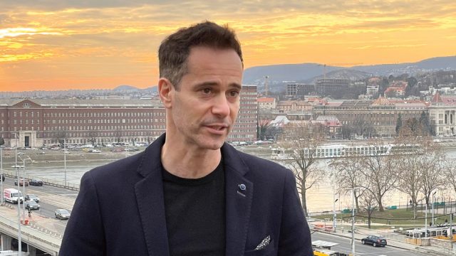 Kasuba L. Szilárd: „Apám úgy terelgetett, hogy fel sem tűnt, nevelési ...