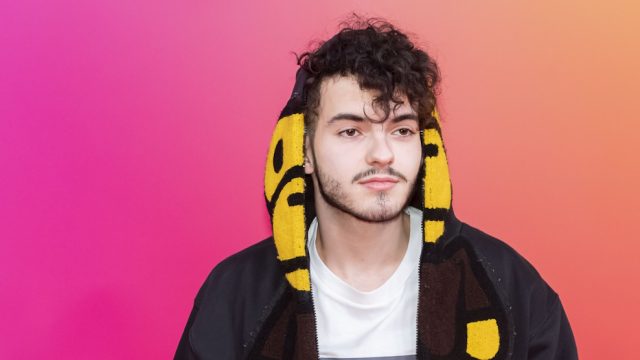 Beszédes számok – Döbbenetes, mennyien hallgatják Azariah-t - Story