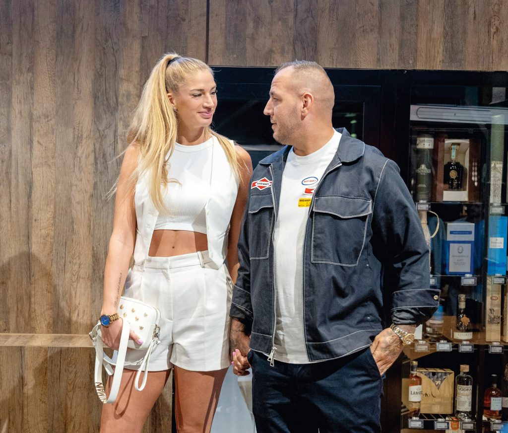 Curtis párja, Barnai Judit: „Annyi mindent írnak rólunk, Atival mi már csak nevetünk az egészen ...