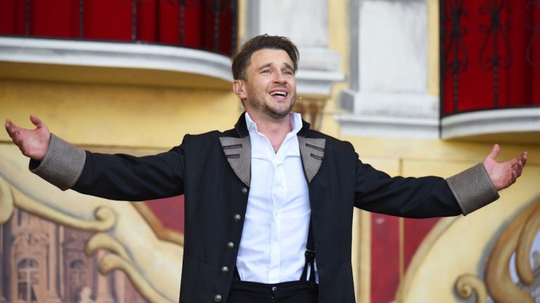 A Sztárbox színészeit kritizálta az Operett sztárja