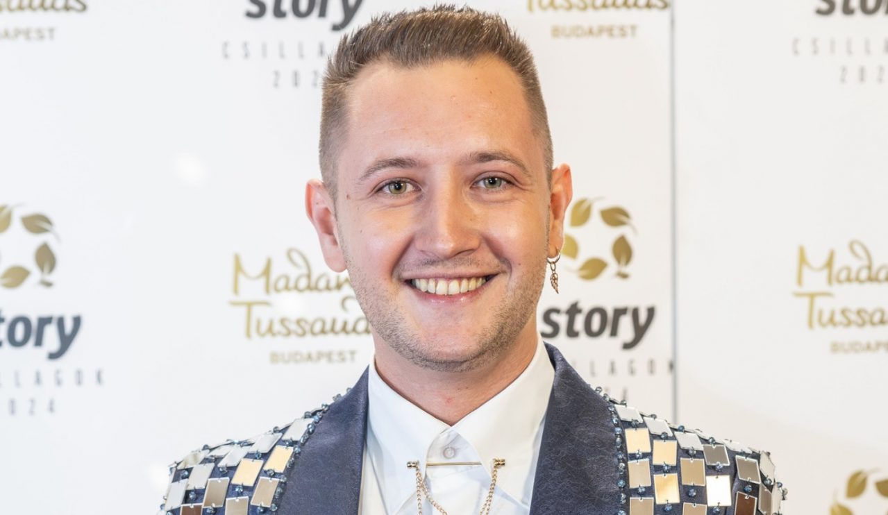 Peter Šrámeket megint Tóth Gabinak öltöztette a TV2